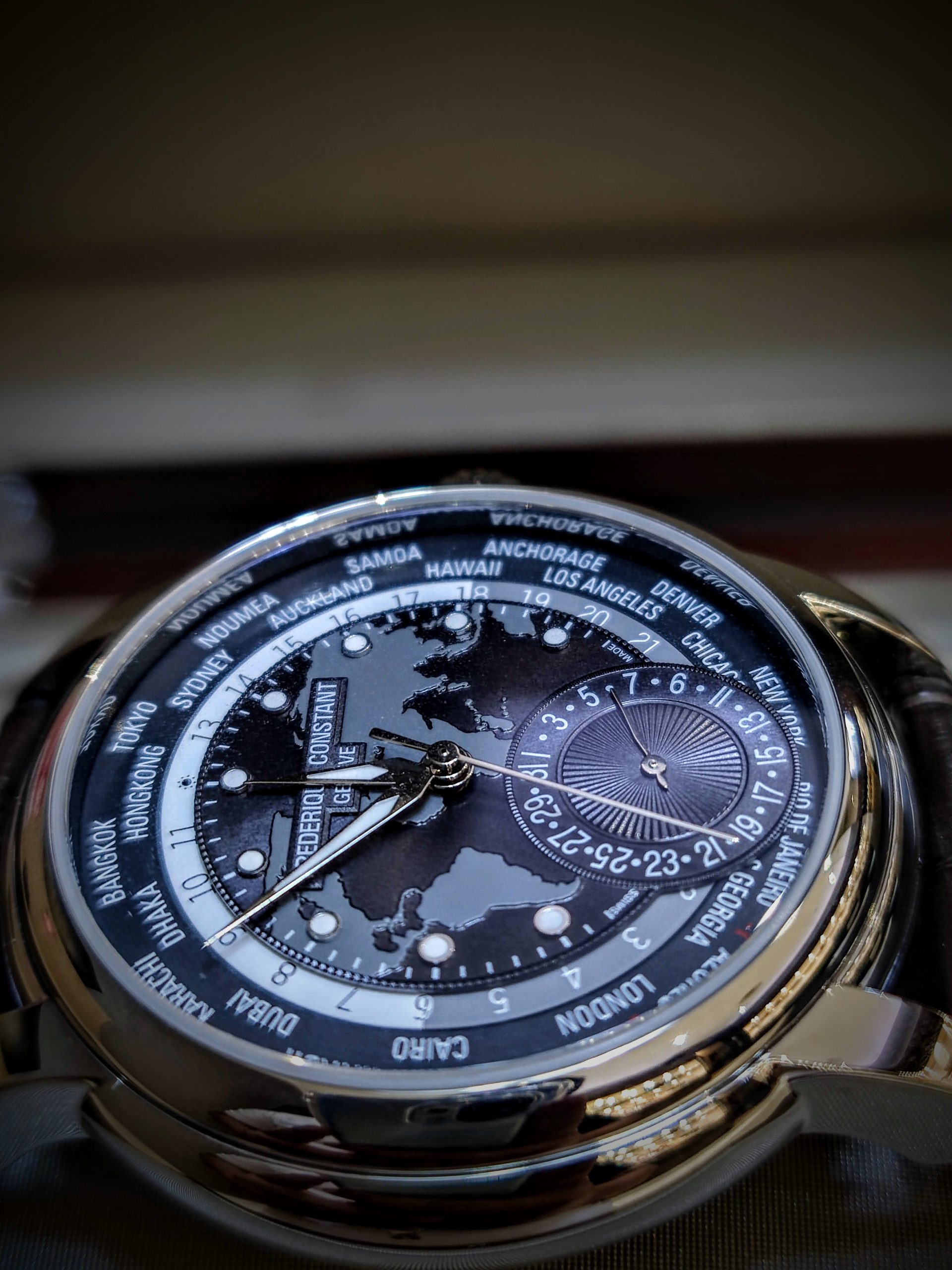 FREDERIQUE CONSTANT CLASSIC WORLDTIMER FC-718DGWM4H6 GREY DIAL (NEW ...