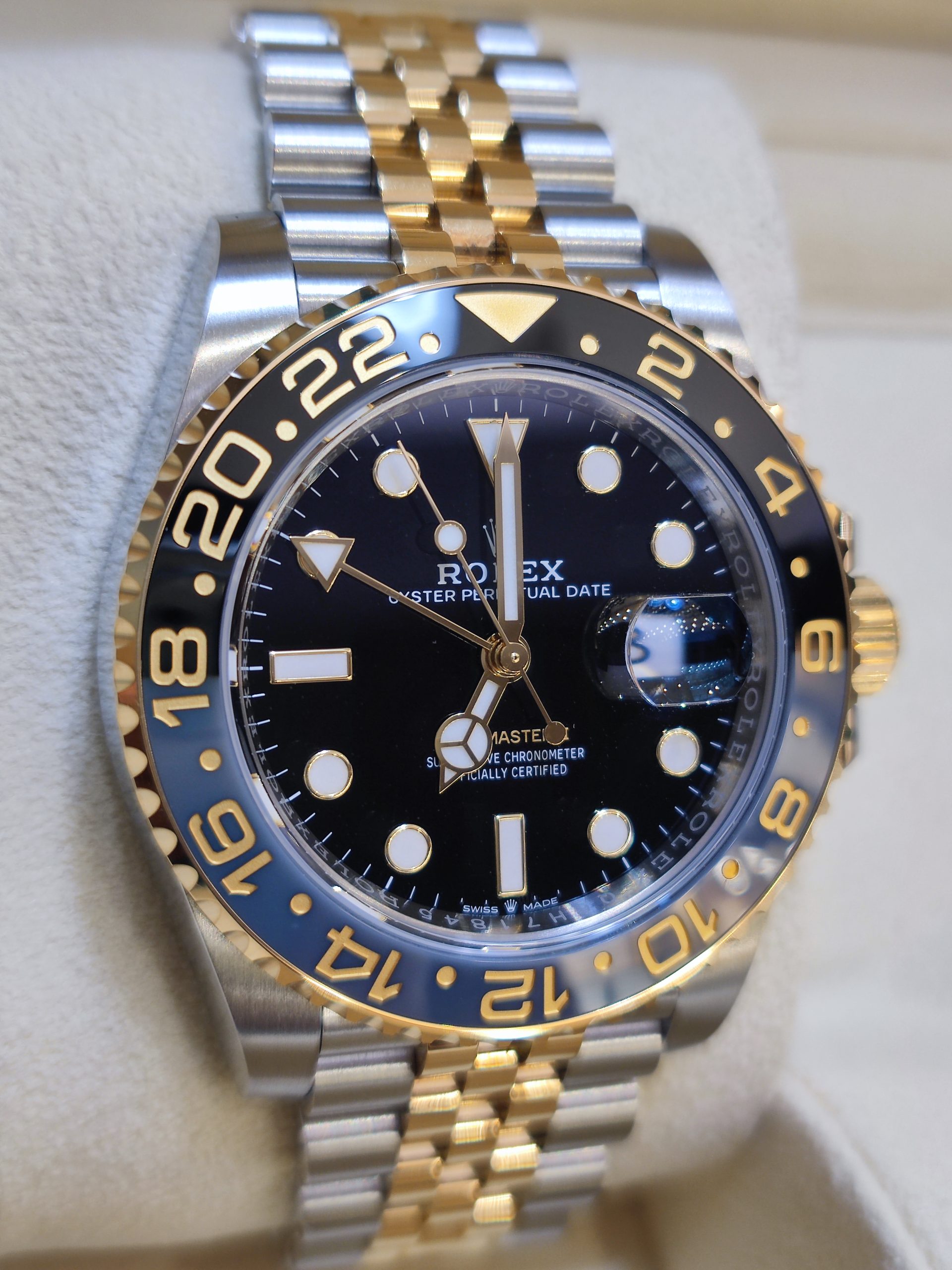 (B2602) ROLEX GMT MASTER II 40MM TWO TONE YELLOW GOLD BLAK DIAL ...