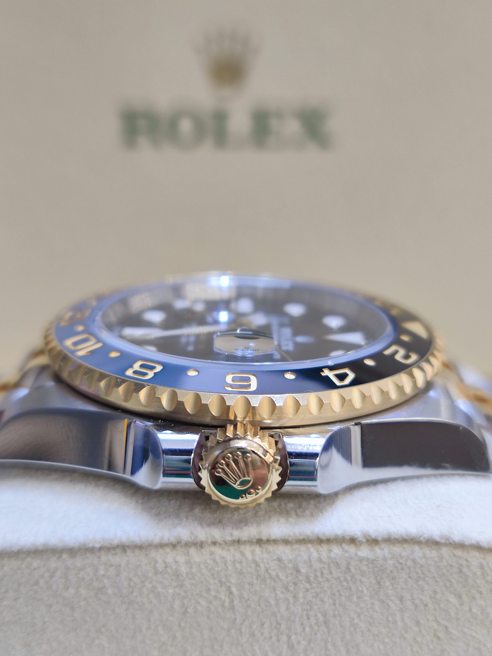 (B2602) ROLEX GMT MASTER II 40MM TWO TONE YELLOW GOLD BLAK DIAL ...