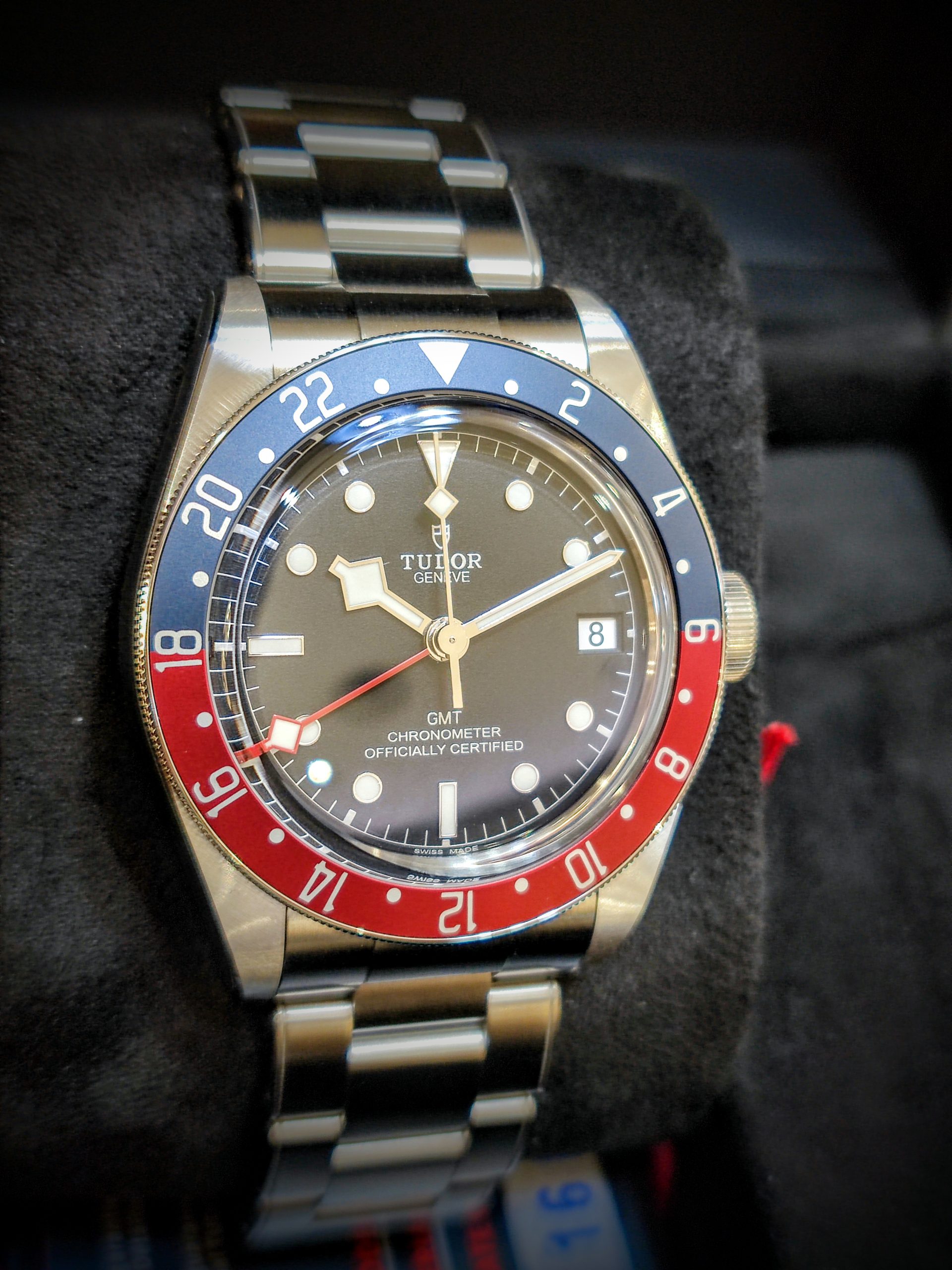 (B2653) TUDOR BLACK BAY GMT PEPSI BLACK DIAL 41MM M79830RB (NEW) - Hang ...